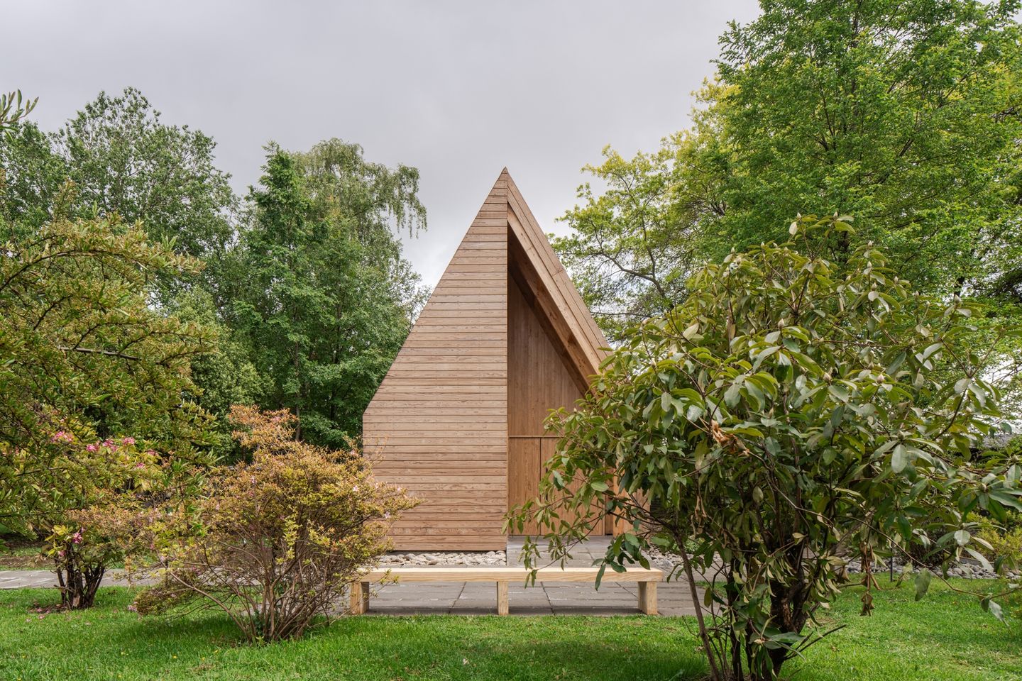 Wooden Chapel Design: A Case Study of Clinica Alemana Osorno Chapel by ...