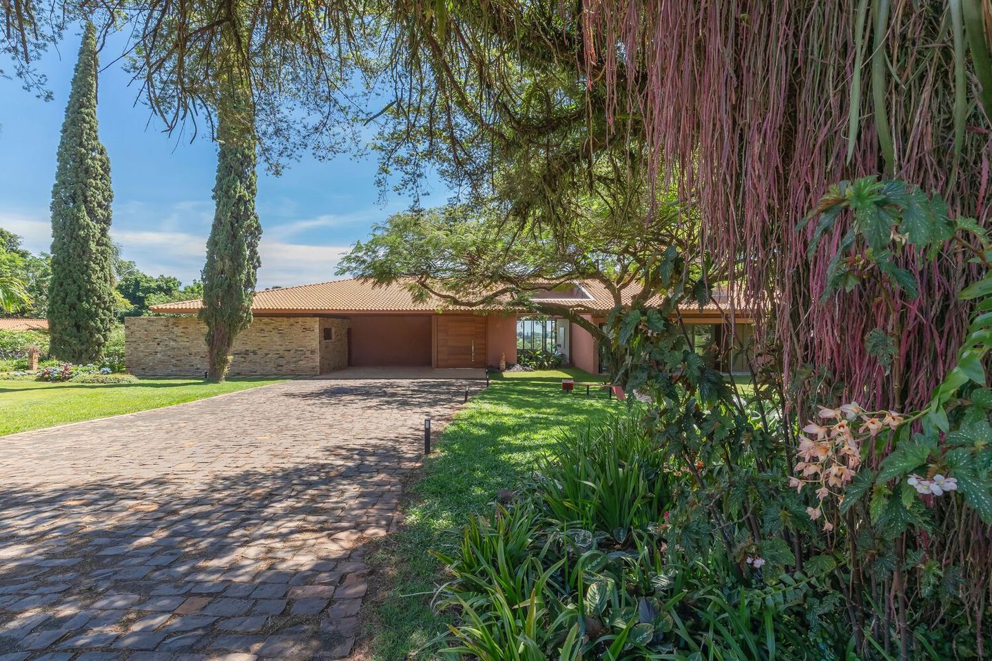 Sustainable Luxury Homes in Brazil: A Closer Look at Conquista House by ...